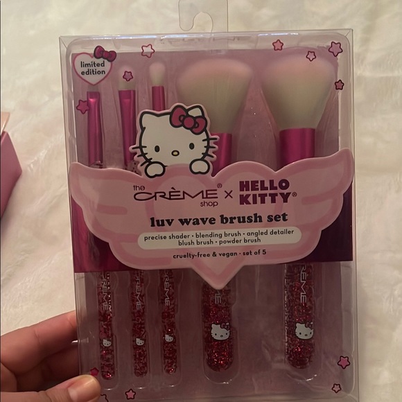 Hello Kitty | Makeup | Hello Kitty Luv Wave Brush Set | Poshmark